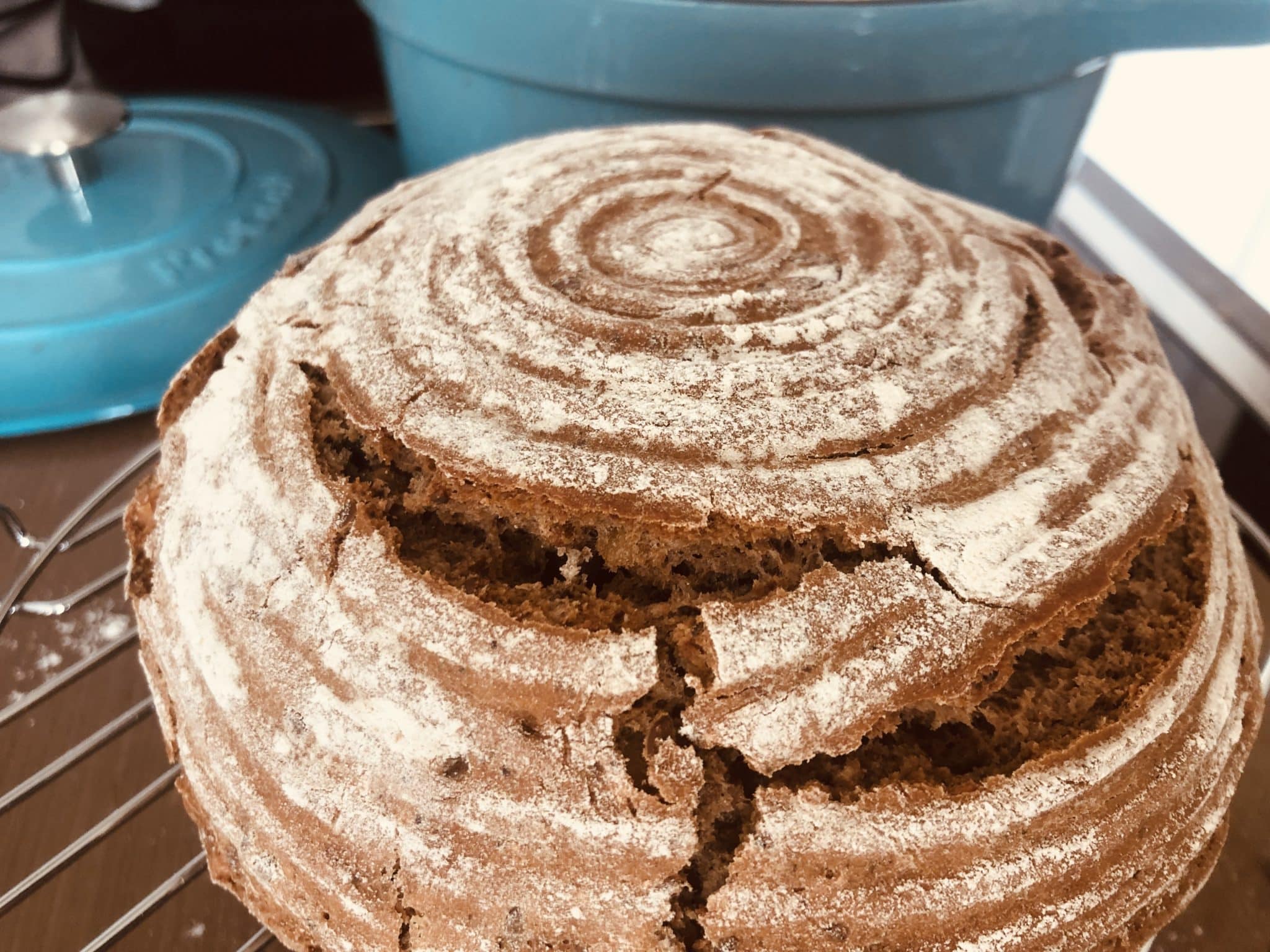Elegantes Brot Backen Im Brater Fotos